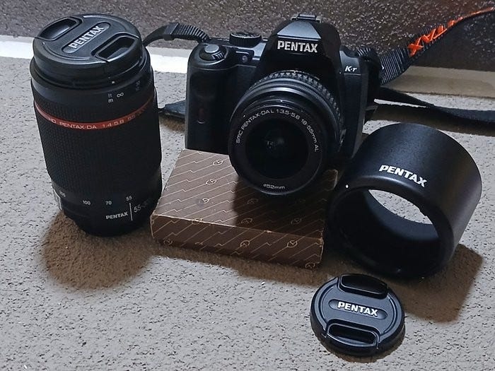 Pentax, Ricoh K-r + Pentax 18-55mm AL + Pentax HD-DA 55-300mmF4-5.8ED ...
