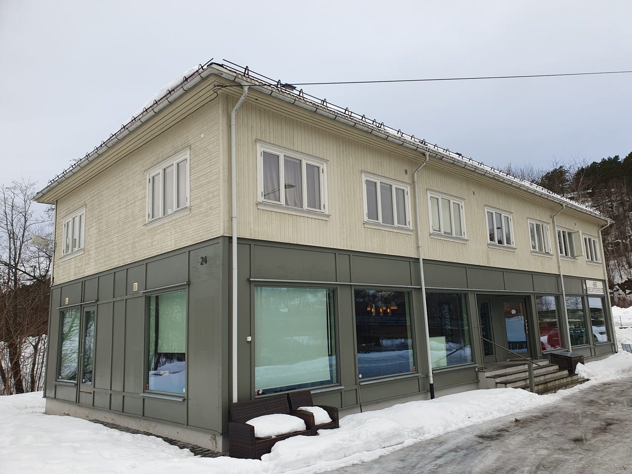 HEGGEDAL SENTRUM - FLOTT LYST NÆRINGSLOKALE til frisør-/hudpleiesalong ...