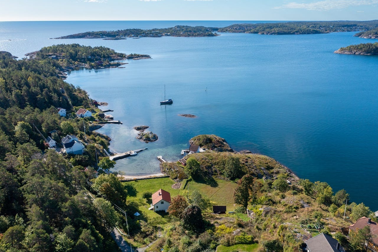 Flosterøy - 300 meter strandlinje og over 10 mål tomt! Egen sandstrand ...