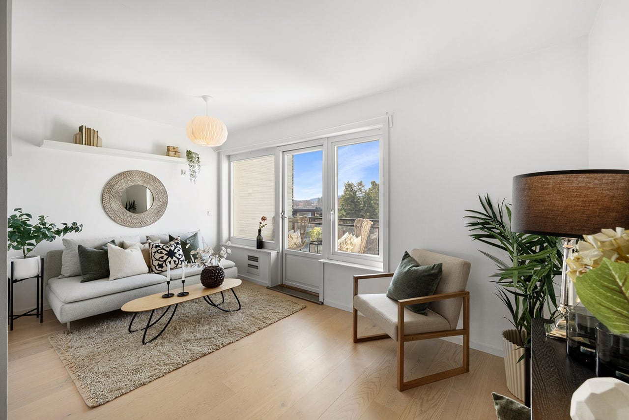 1-roms selveier fra 2004 i toppetasjen, 6. etg med balkong og garasjeplass |Heis og to boder ...