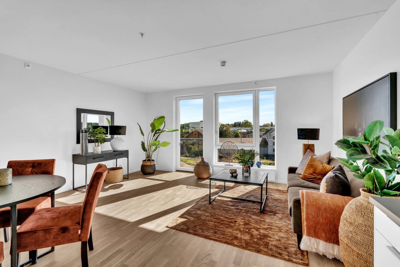 NY & UBEBODD 3-ROMS | MEGET GENERØS ROMFØLELSE | EASY LIVING INK GARASJE | BALKONG, FRANSK ...