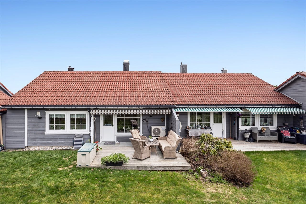 Bukkesten 2B, 1743 Klavestadhaugen - Tomannsbolig på 71m² fra 1989 | Visning.ai