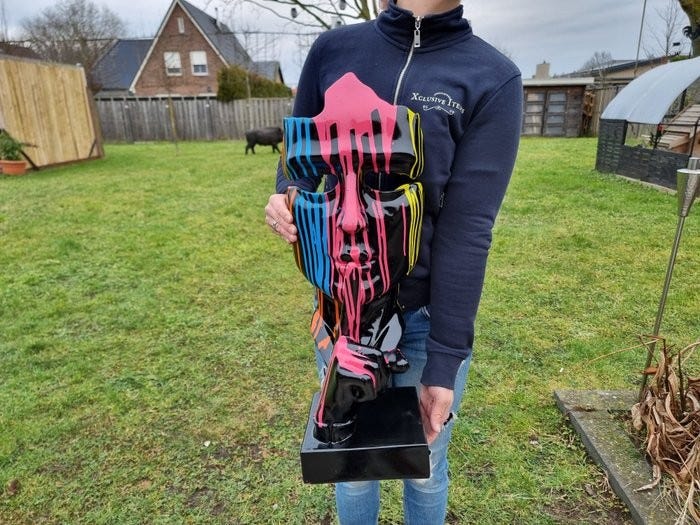 Skulptur, XL Silence Drip Art - 62.5 cm - Resin | FINN-torget
