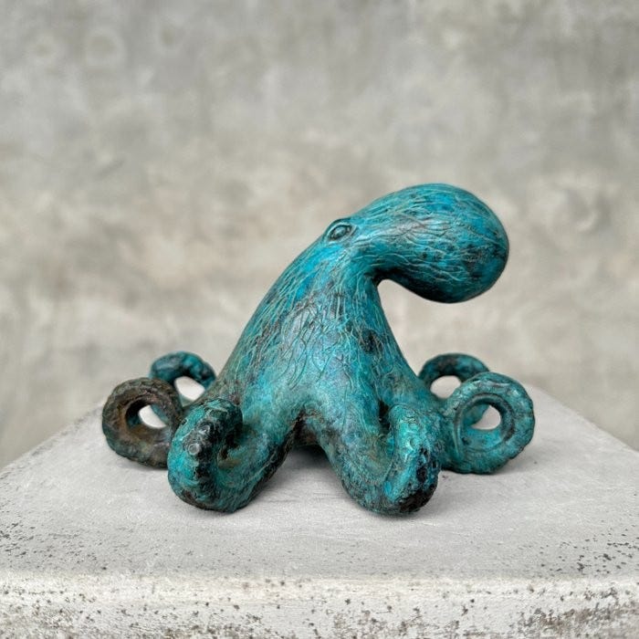 Statue, No Reserve Price - A Octopus Sculpture in Patinated Bronze - 11 ...
