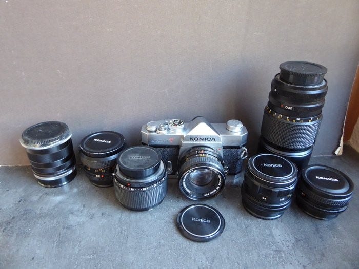 Konica Autoreflex T mit Hexanon AR 1,7/50mm + diverse Wechselobjektive ...