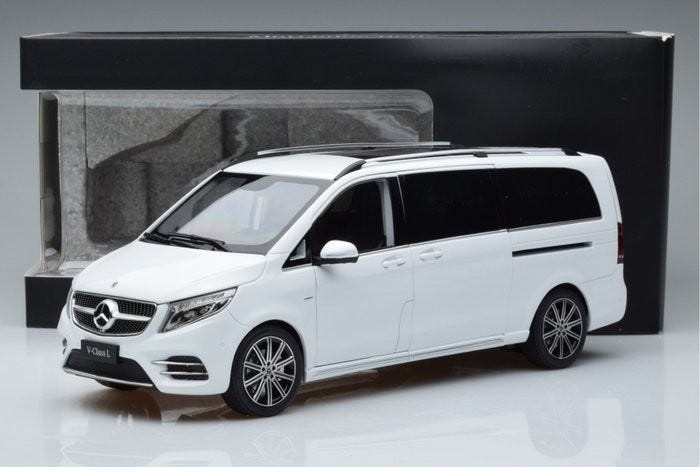 Mercedes-dealer 1:18 - Modellbil - Mercedes Benz V-Class V260L AMG-Line | FINN-torget