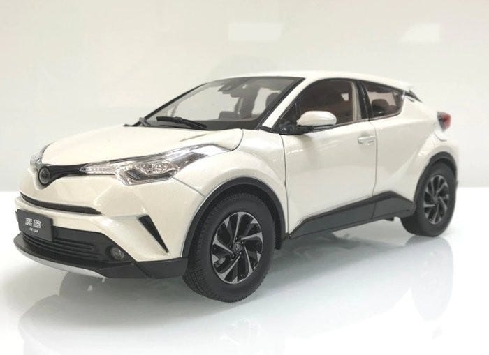 Paudi Model 1:18 - Modellbil - Toyota IZOA - (C-HR) - 2017 - Toyota dealer uitga | FINN-torget