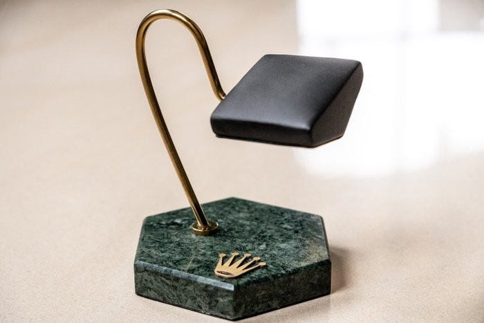 Rolex - Marble watch stand | Display stand - Rolex crown | FINN-torget