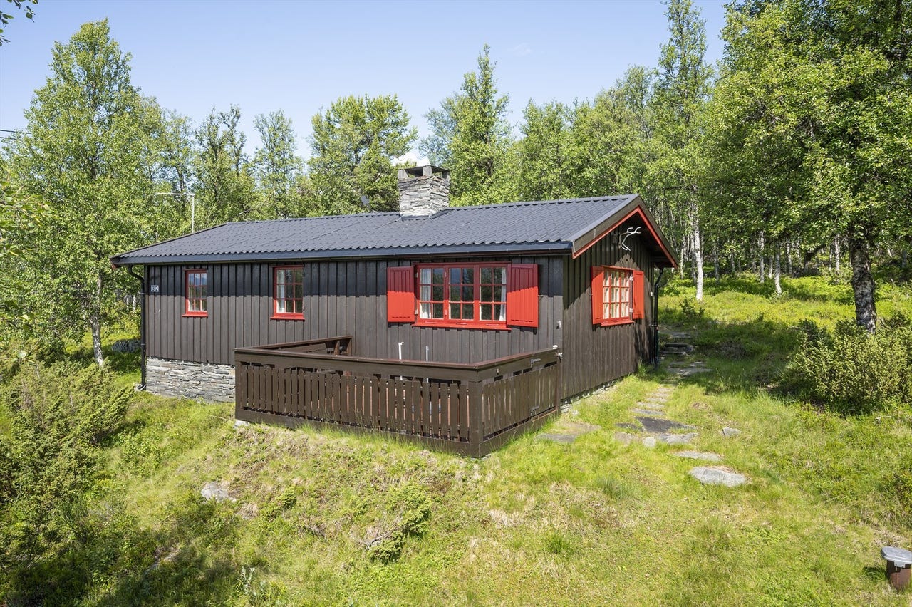 NY PRIS! Fritidseiendom med uthus, fint beliggende på Raphamn ...