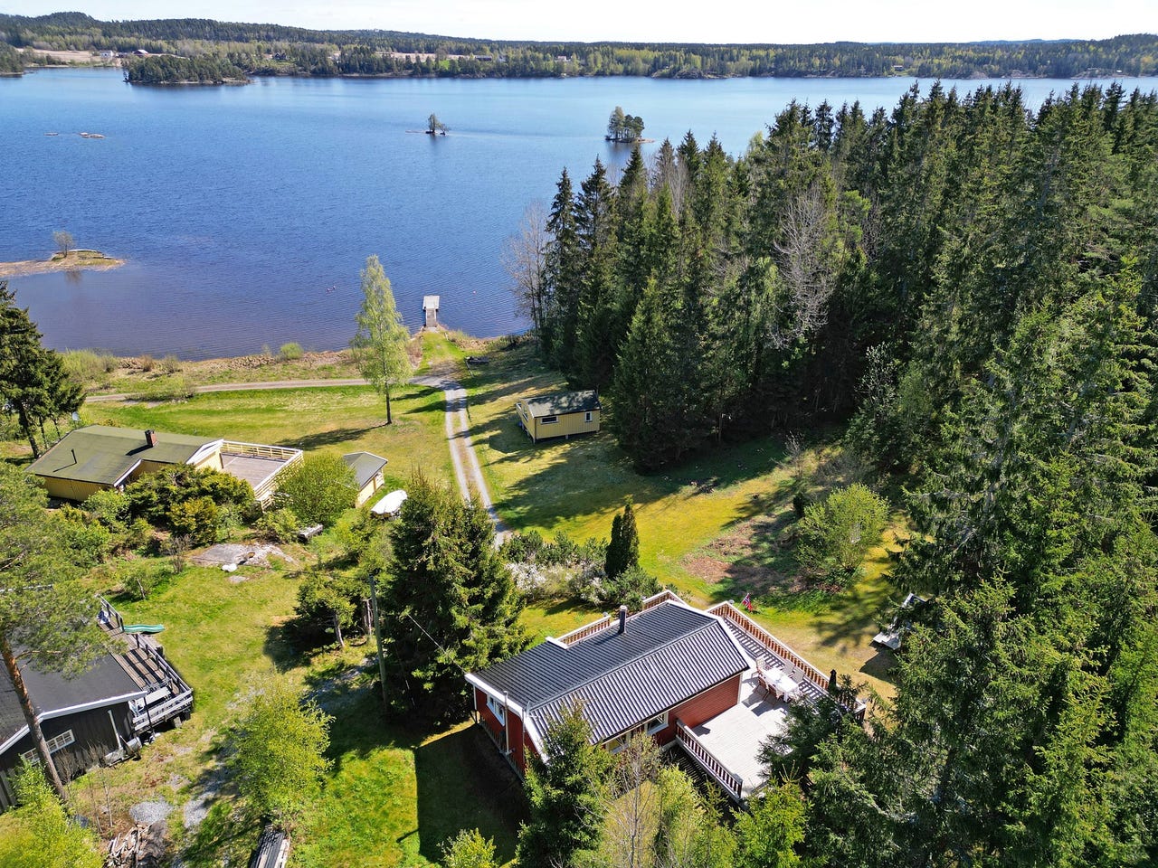 Lervik hyttefelt - Velholdt fritidseiendom med solrik og usjenert ...