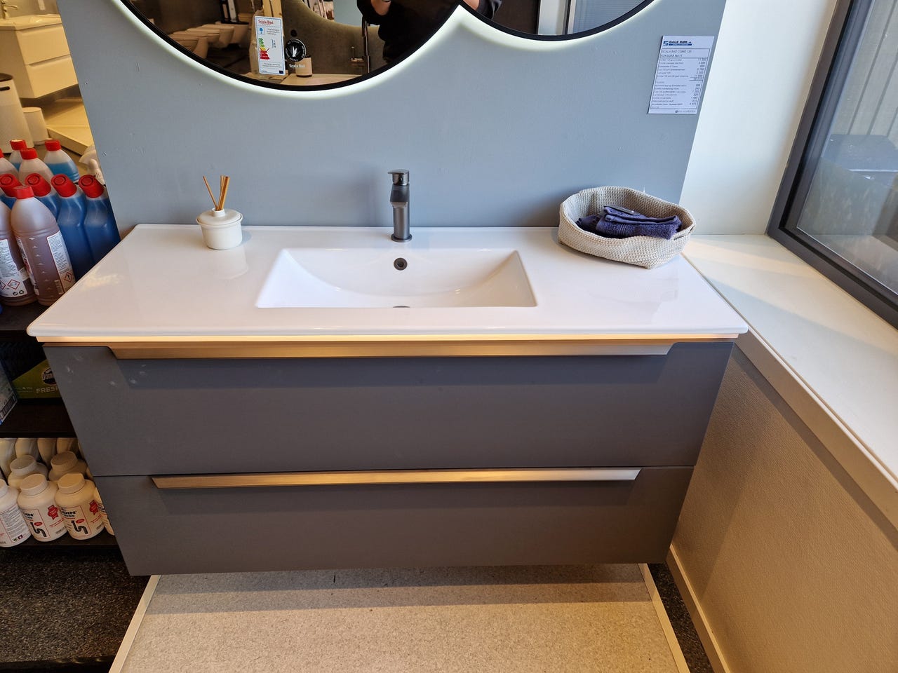 Scala Bad COMO 120 KOKSGRÅ MATT | FINN-torget