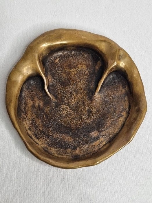 Liten bolle for lommerusk - Bronseskulptur av Denis Mathews (1913–1997 ...