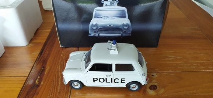 Kyosho 1:18 - Modellbil - Mini Cooper S Police 1968 | FINN-torget