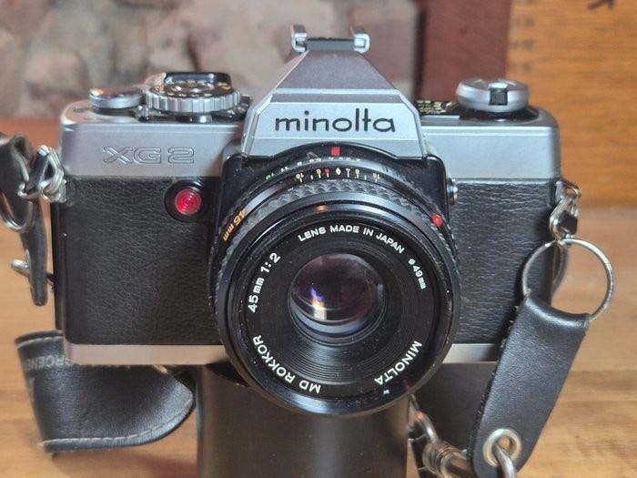 Minolta XG2 + rokkor F2.0 45mm Et objektiv speilreflekskamera (SLR ...