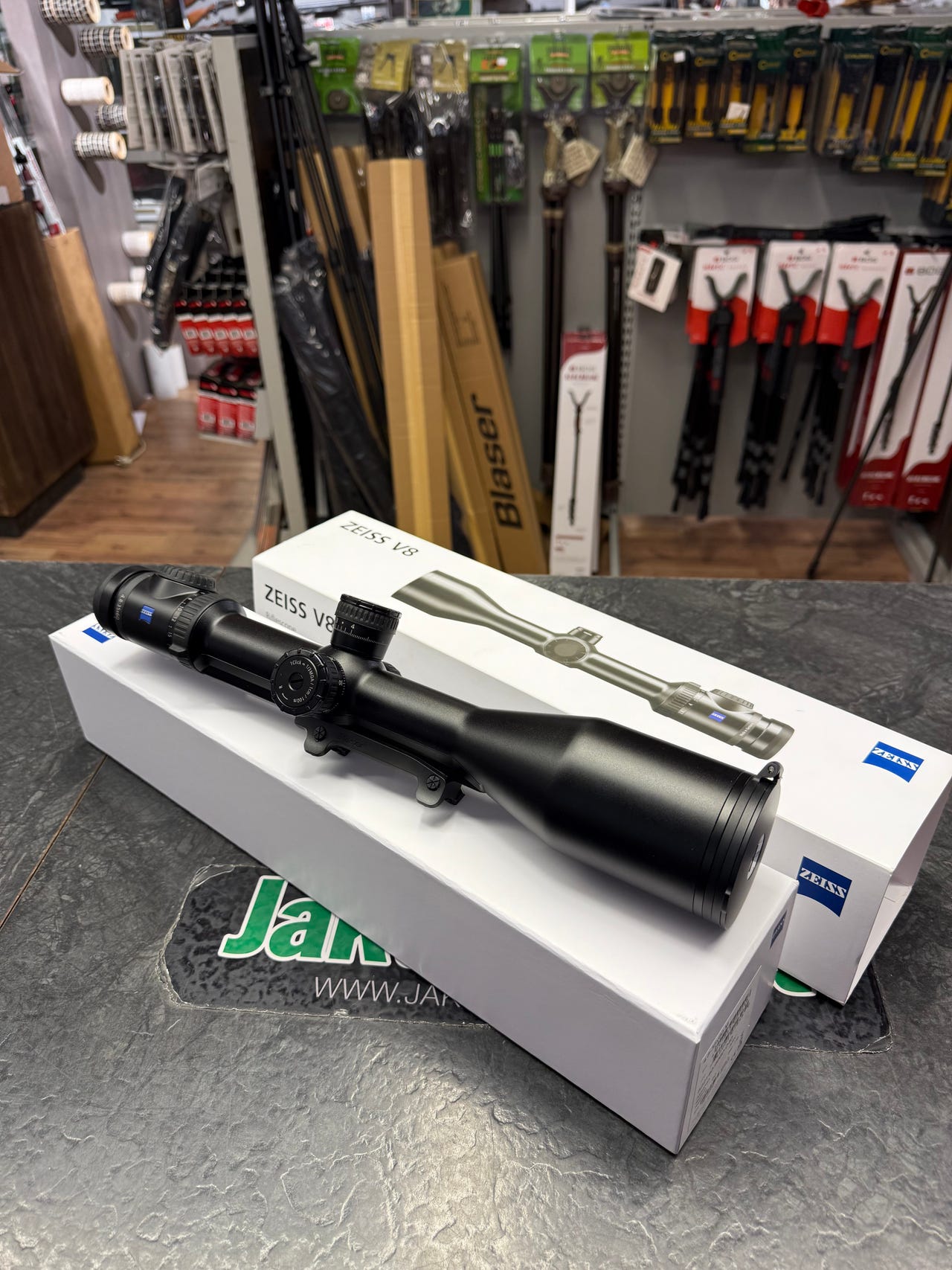 DEMO ZEISS V8 4,8-35X60 ASV+ RET 60 (34MM) MED BLASER SKINNEMONTASJE ...