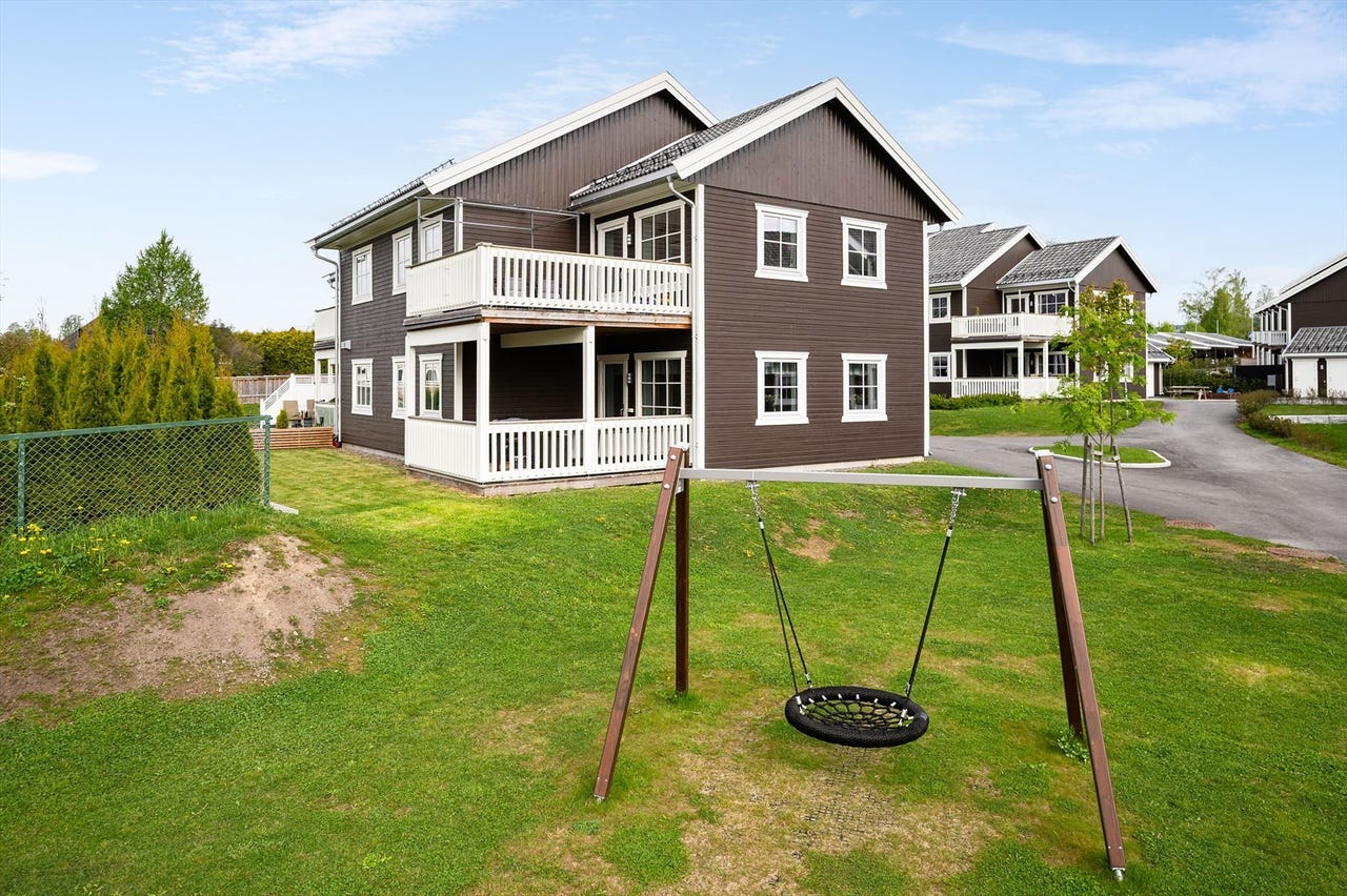 Selveierleilighet i Nydalsenga. Standard fra 2022. Carport. Fjernvarme. Stor terrasse og utgang ...