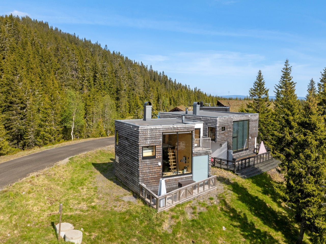 Smart, praktisk og moderne Microhytte- god takhøyde og store vinduer | FINN eiendom