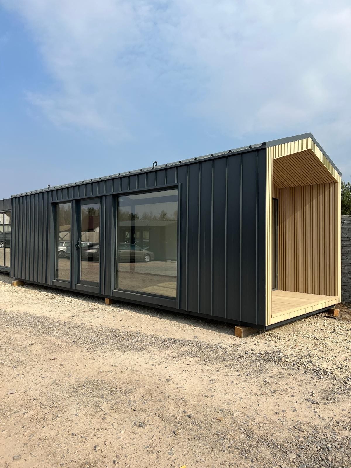 Modulhus / Mikrohus 9,3 x 3 m Isolert Minihus med Terrasse | FINN-torget