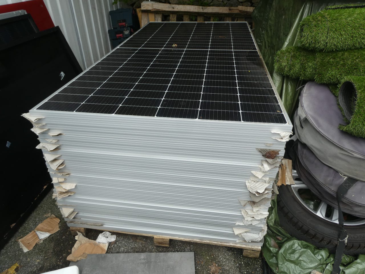 44 solpanel til salgs fra konkursbo | FINN-torget