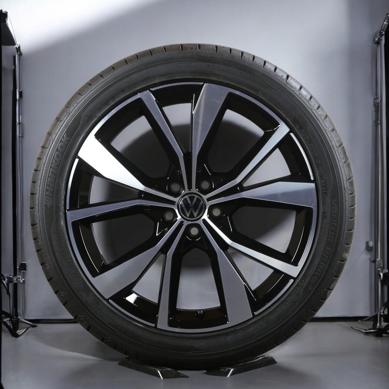 Volkswagen T-Cross 18" originalfelger med Hankook sommerdekk | FINN-torget