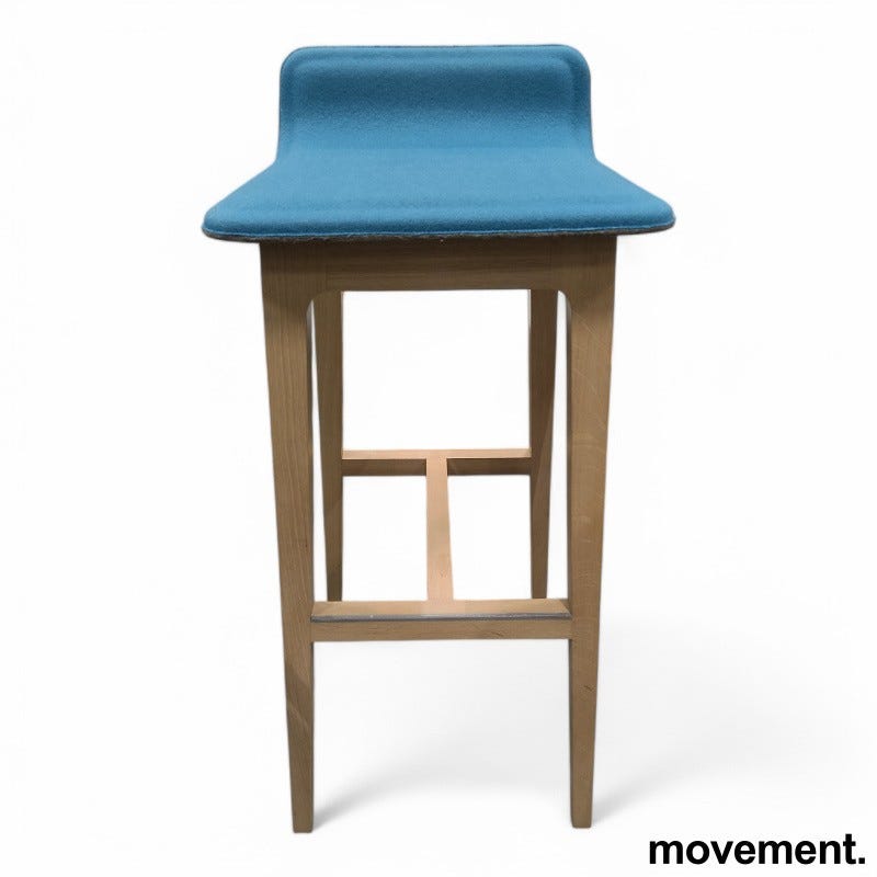8 stk Laia High Stool Blått sete, ben i eik, Brukt | FINN-torget