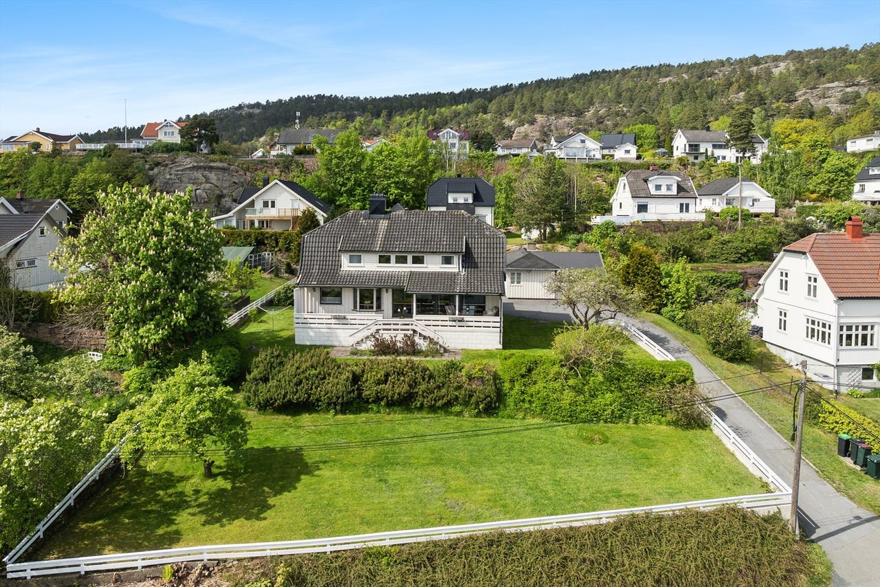 Innholdsrik enebolig med fantastisk utsikt | Sentral beliggenhet midt i ...