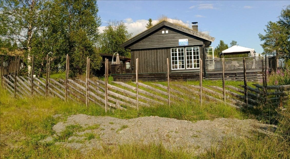 Flytt rett inn! Fullt møblert flott og moderne hytte fra 2018 med rolig ...