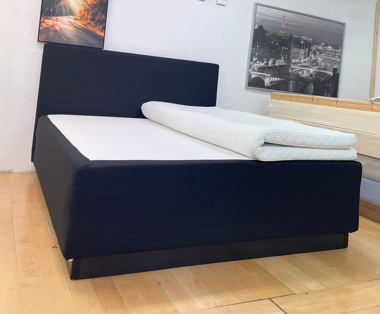 IKKE PÅ LAGER | Svane | 150cm | Nyrenset | Inkl overmadrass | FINN-torget