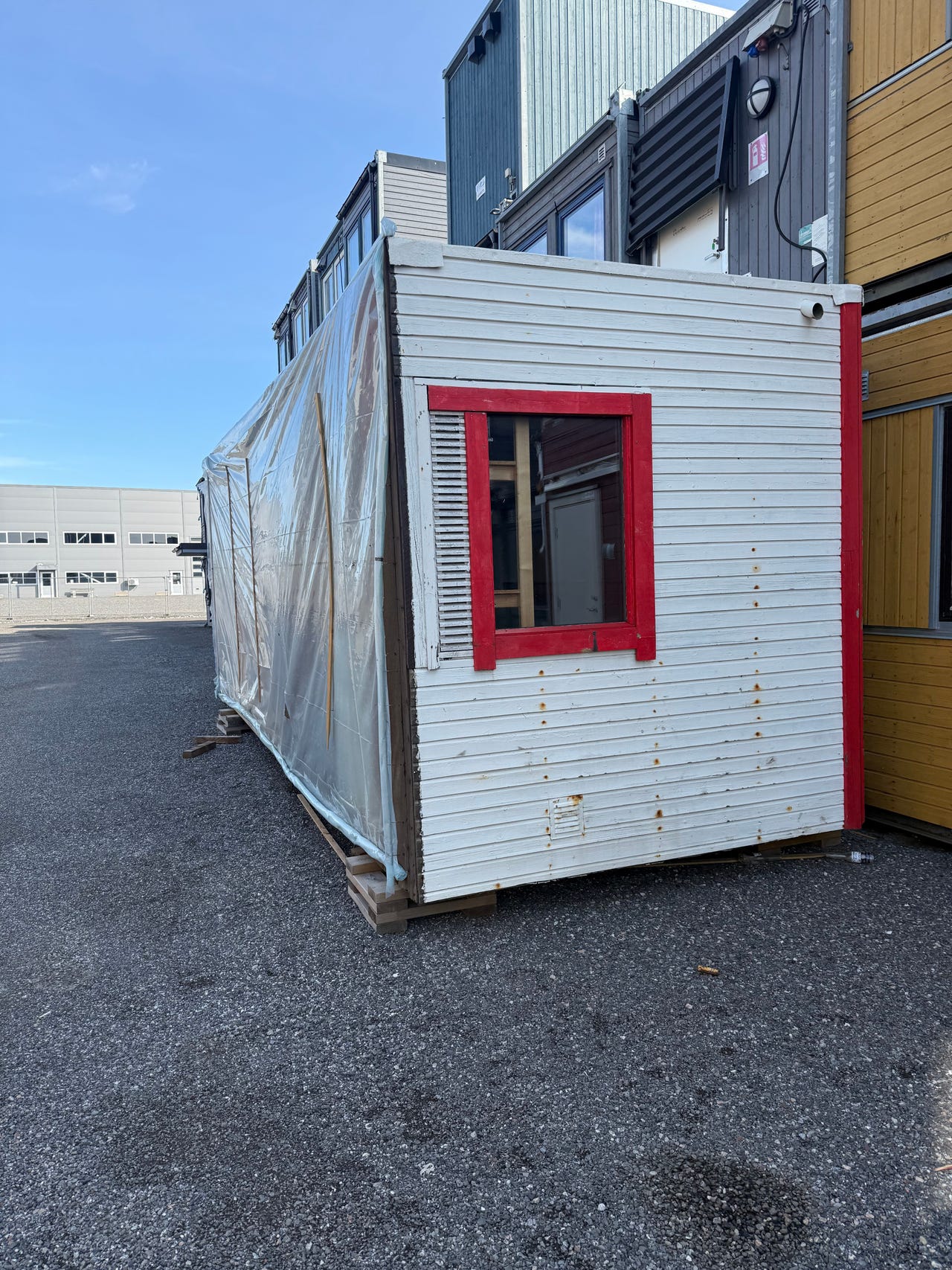Billig brakker-delvis sal / garderobe | FINN-torget