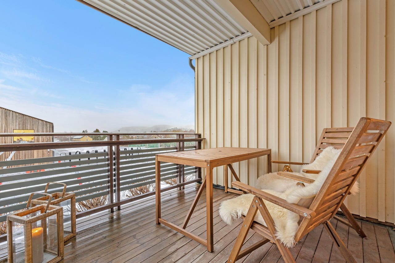 Sentral og romslig 2-roms på 61m² i Litj-marka | God standard | Veranda ...