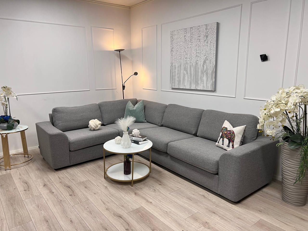 GRATIS LEVERING- KUPP! Nyrenset strøken Skeidar Scapa design hjørnesofa ...