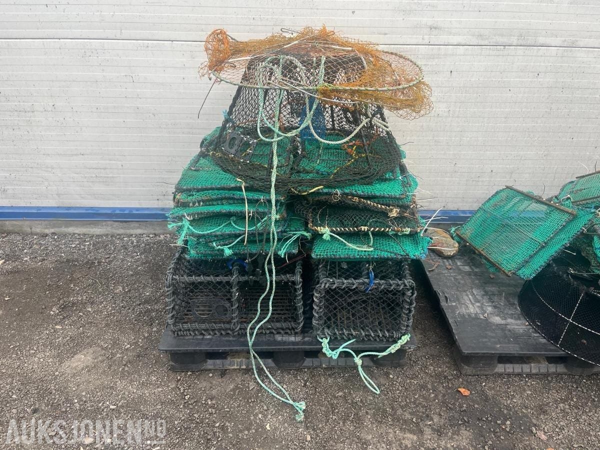 Ca. 40 stk. fisketeiner / skjellkurver brukte men fullt brukbare Blandet pla | FINN-torget