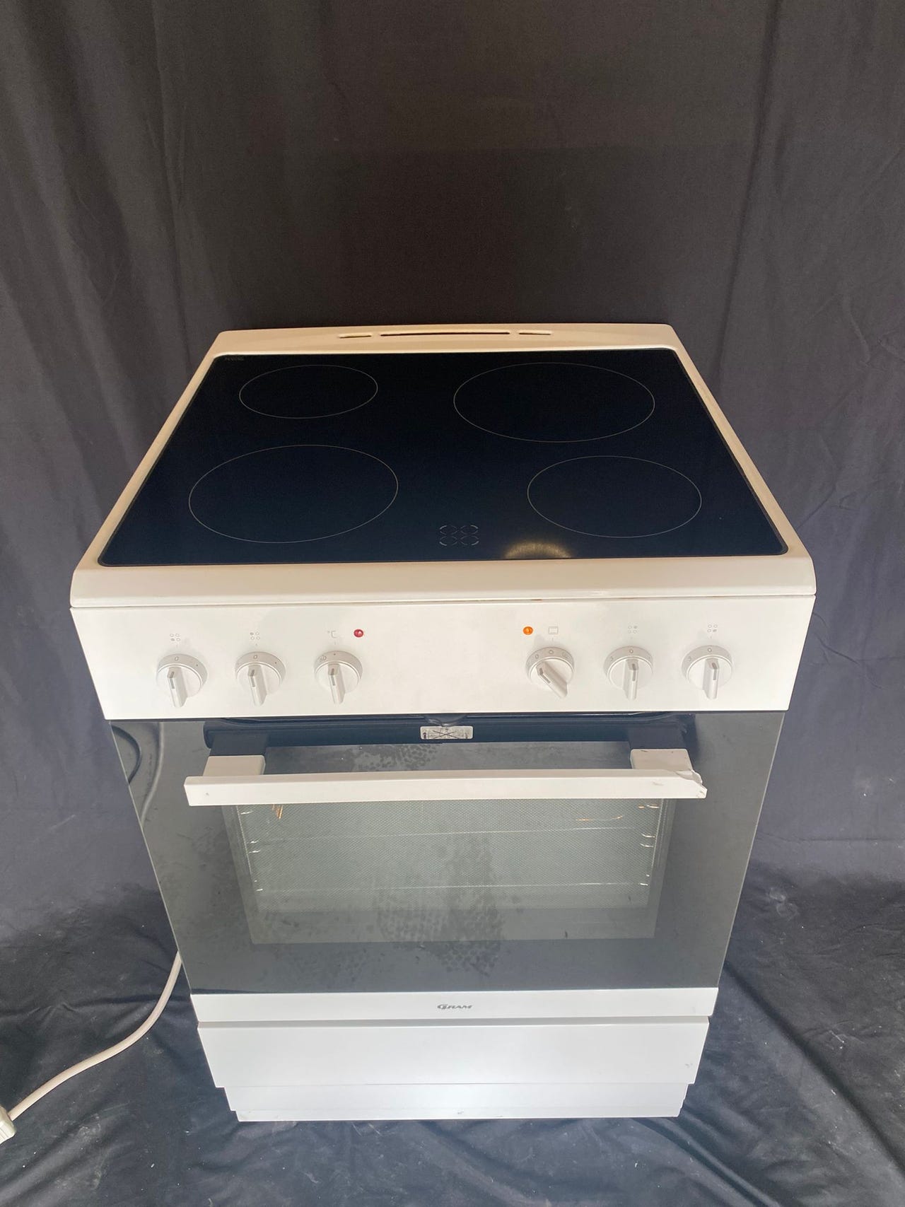 Gram komfyr med Keramisk topp- Garanti - Kan leveres! | FINN-torget