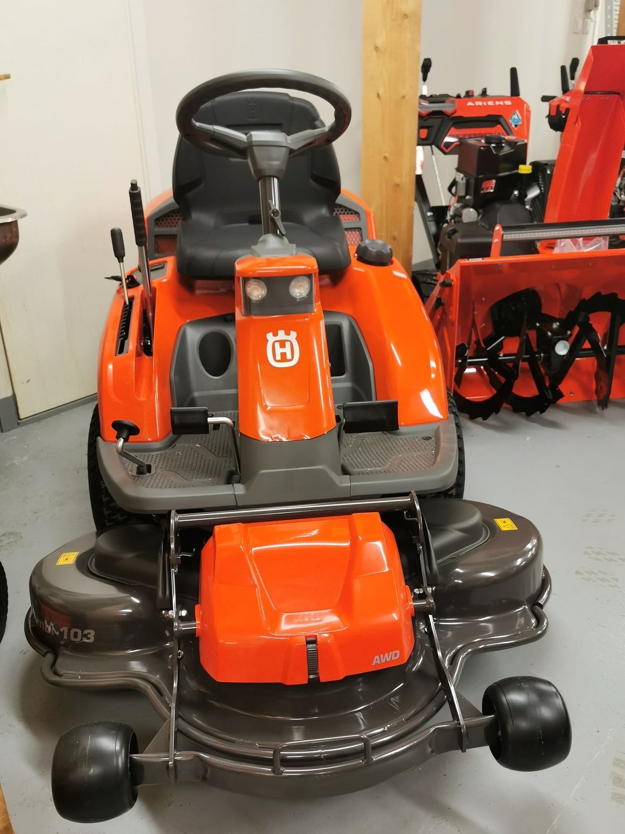 Husqvarna R216 AWD rider, www.caro.no | FINN-torget