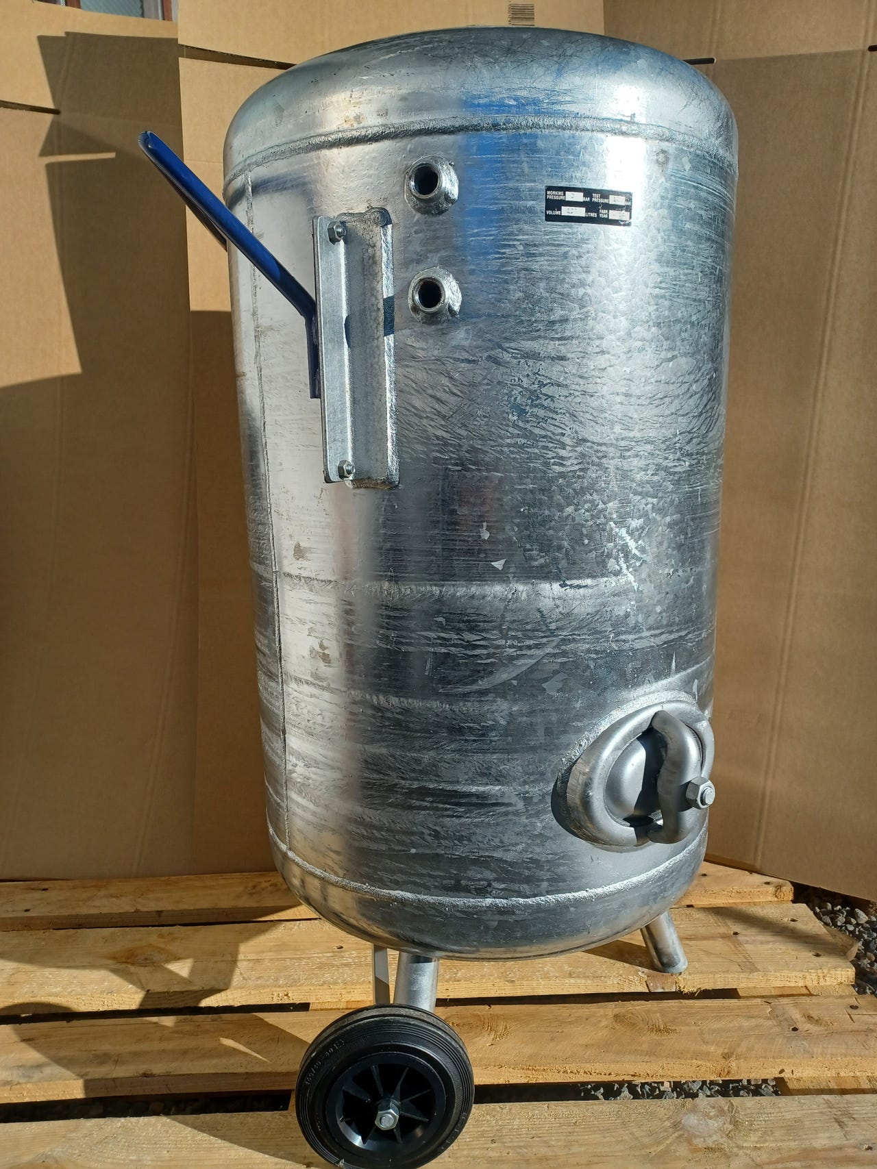 Universal tank 150L til vann / luft / kompressor | FINN-torget