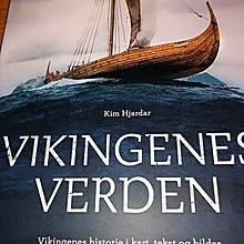 Kim Hjardar. Vikingenes verden. Spartacus. 2015. 2. korrigerte opplag ...