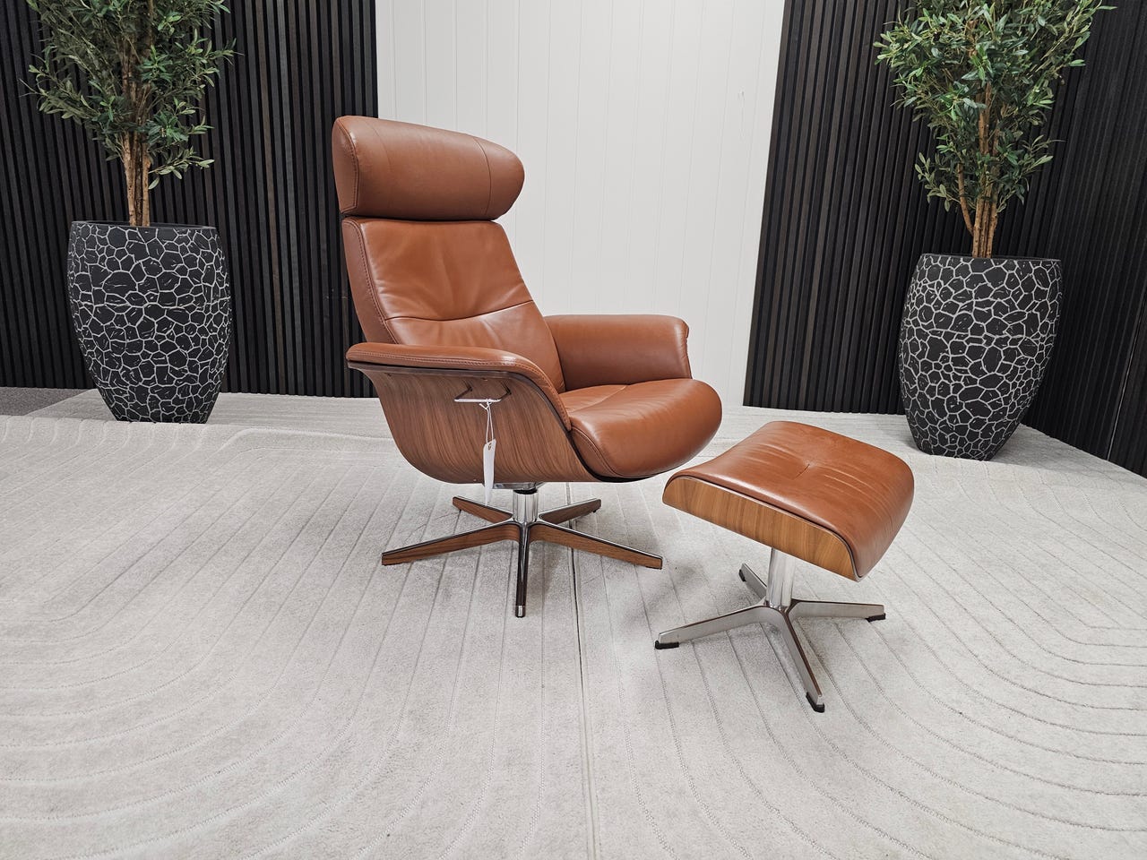 Conform Timeout lenestol med krakk- Cognac skinn | FINN-torget