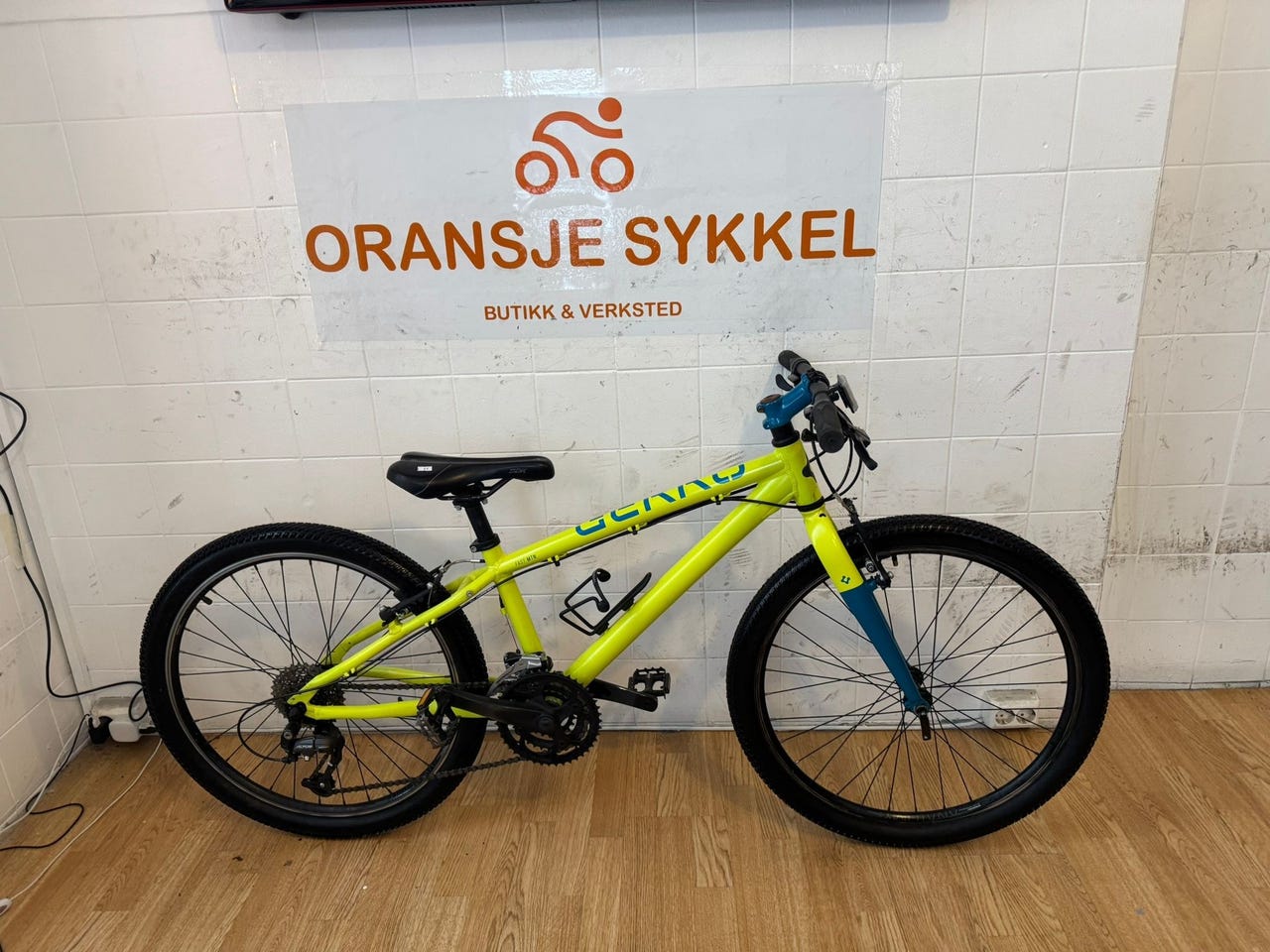 GEKKO FAST FUN 24 BARNESYKKEL/ NYLIG SERVICE OG GARANTI /27 GIR | FINN ...