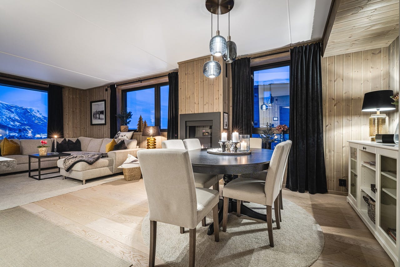Ski inn/ut i Totteskogen, ved Fyri Resort. Flott 3-roms med utsikt ...