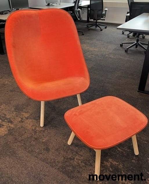 Hay Uchiwa med puff Rødorange stoff (Velour forside, ull bakside), ben ...