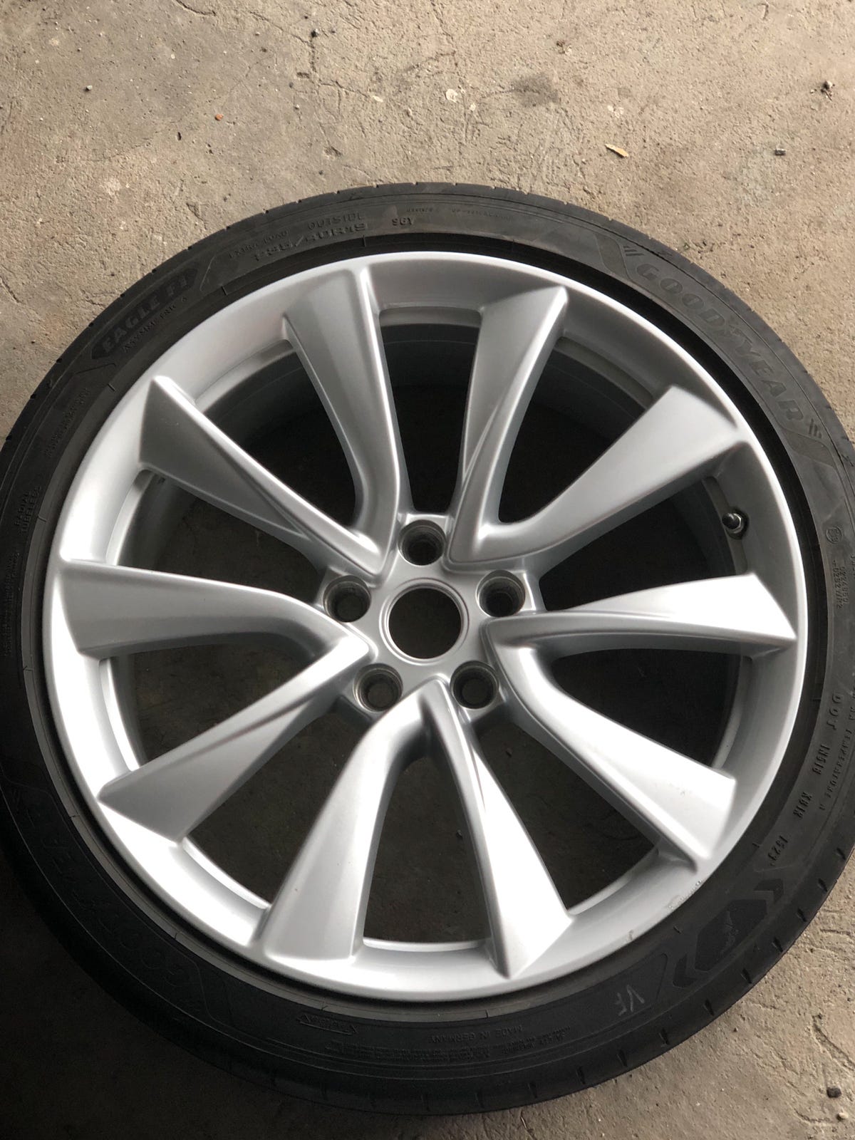 Tesla Model 3 hjulsett 19 Sport Felger | FINN-torget