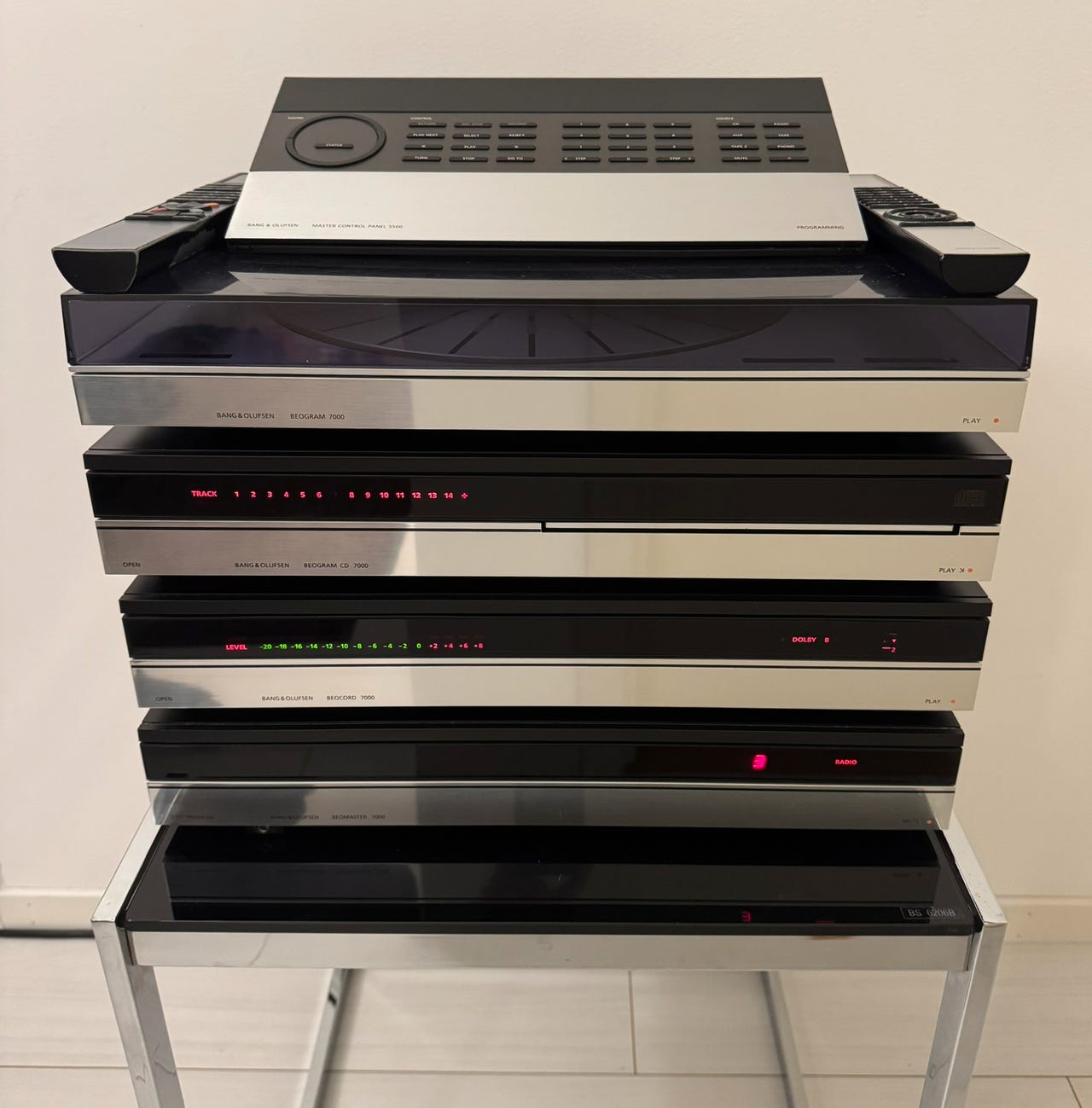 Komplett vintage Bang&Olufsen Beosystem 7000 selges samlet. | FINN-torget