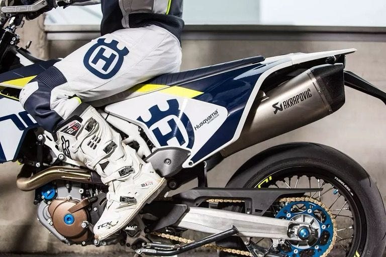 Husqvarna 701 Akrapovic