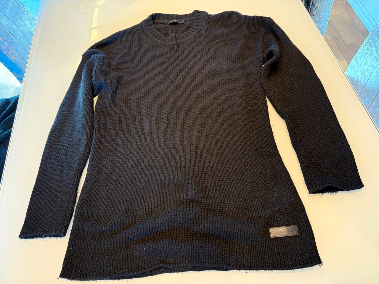 Fet slitt ekstra lang sort Tiger genser i bomull - L | FINN-torget