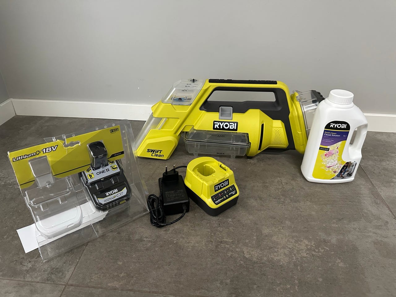 Ryobi Swift Clean tepperenser/flekkfjerner 18V RDC18-0 | FINN-torget