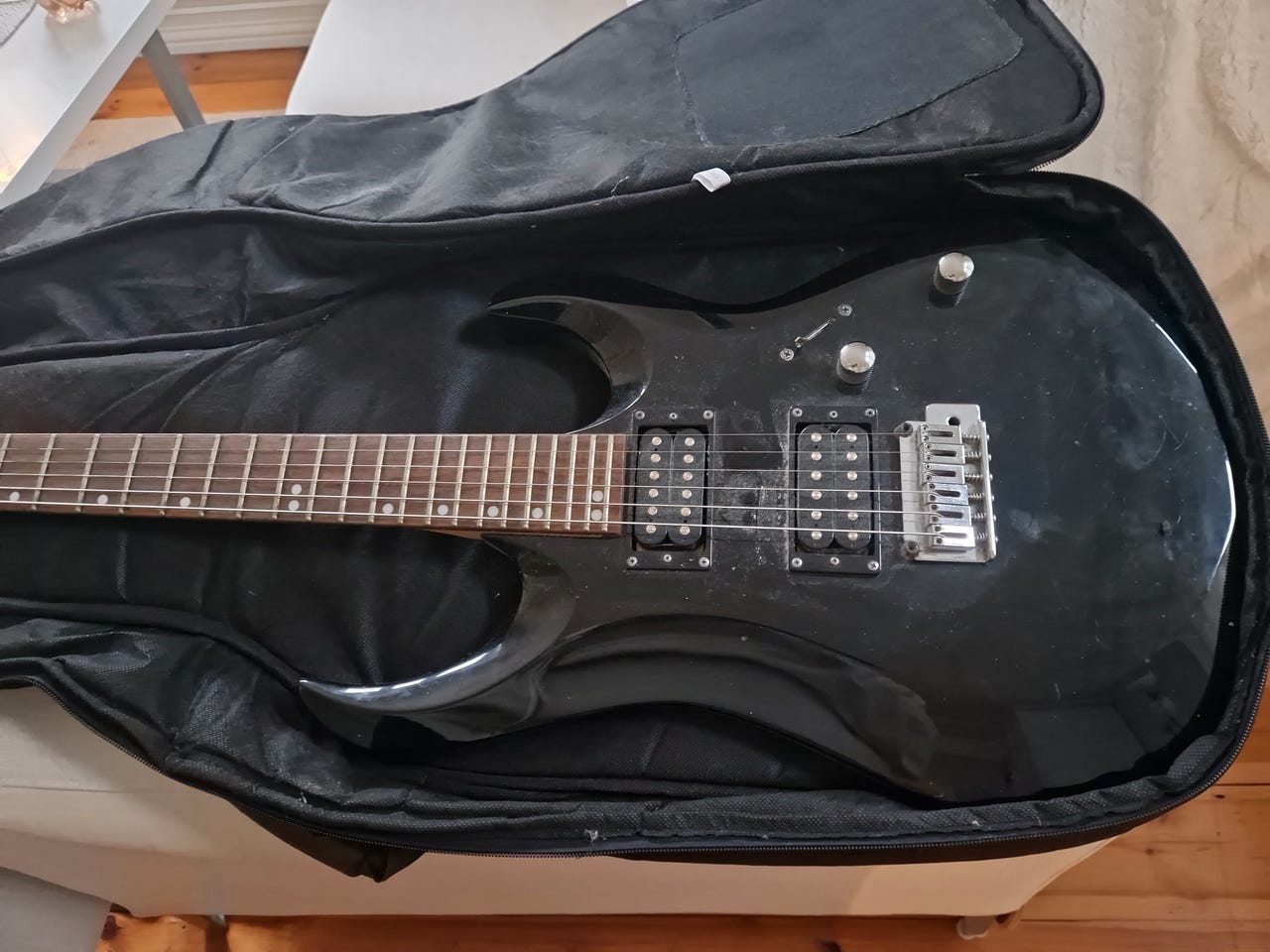 Pent brukt elgitar, xcort m bag | FINN-torget