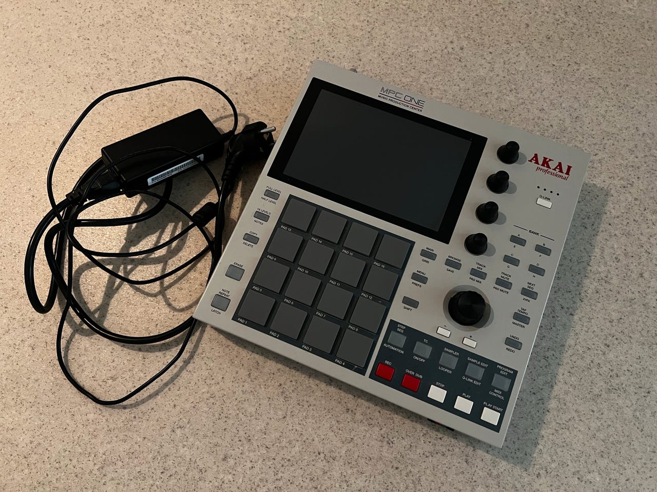 Akai MPC One Retro Edition i perfekt stand | FINN-torget