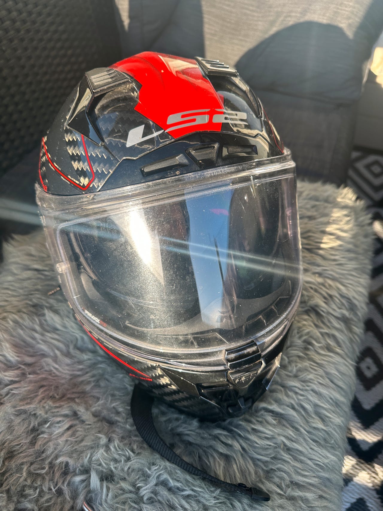 LS2 Carbon Motorsykkel hjelm | FINN-torget