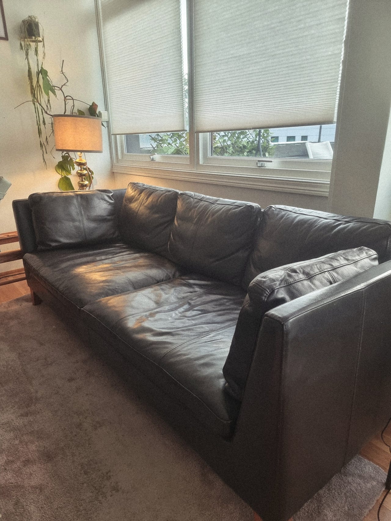 IKEA STOCKHOLM mørk brun skinnsofa | FINN-torget