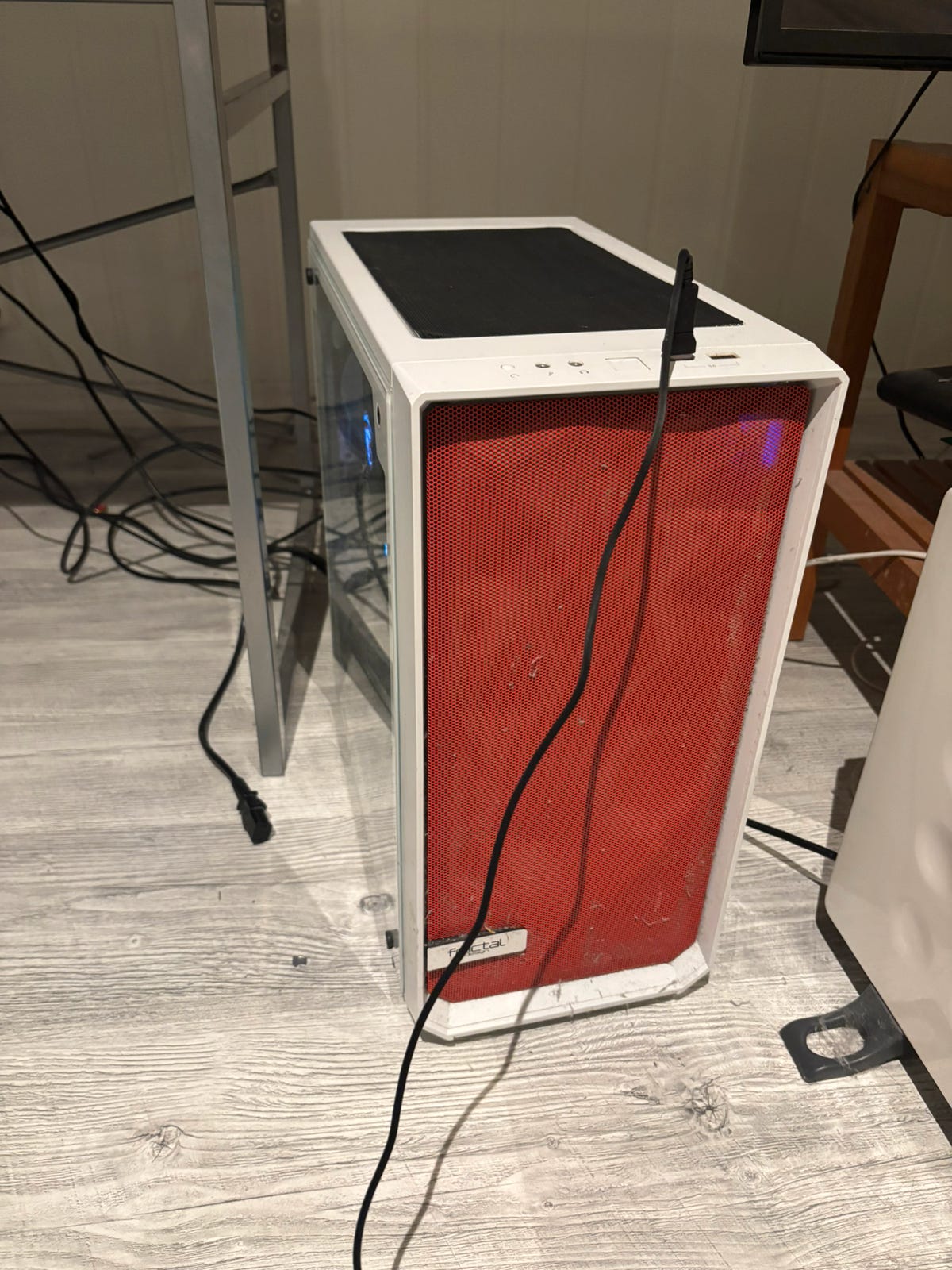 Rå Gaming Pc! Kan følge med 144hz skjerm og tastatur ved rask handel ...